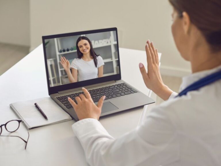 How to Handle Patient Communication While Staying HIPAA-Compliant